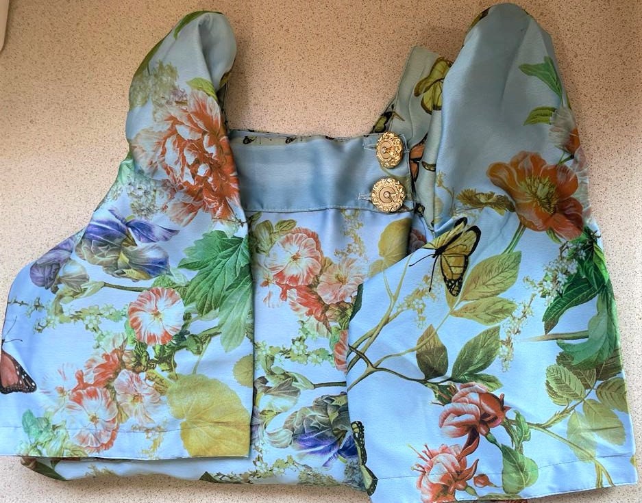 Gomesi / Busuuti Uganda's Traditional Wear. - Etsy