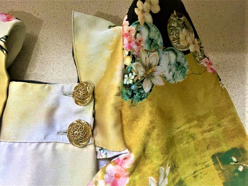 Gomesi / Busuuti, the Ugandan Traditional Dress/ Wear - Etsy