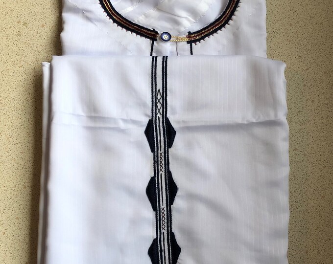 Kanzu Ugandas Traditional Wear for Men in White - Etsy