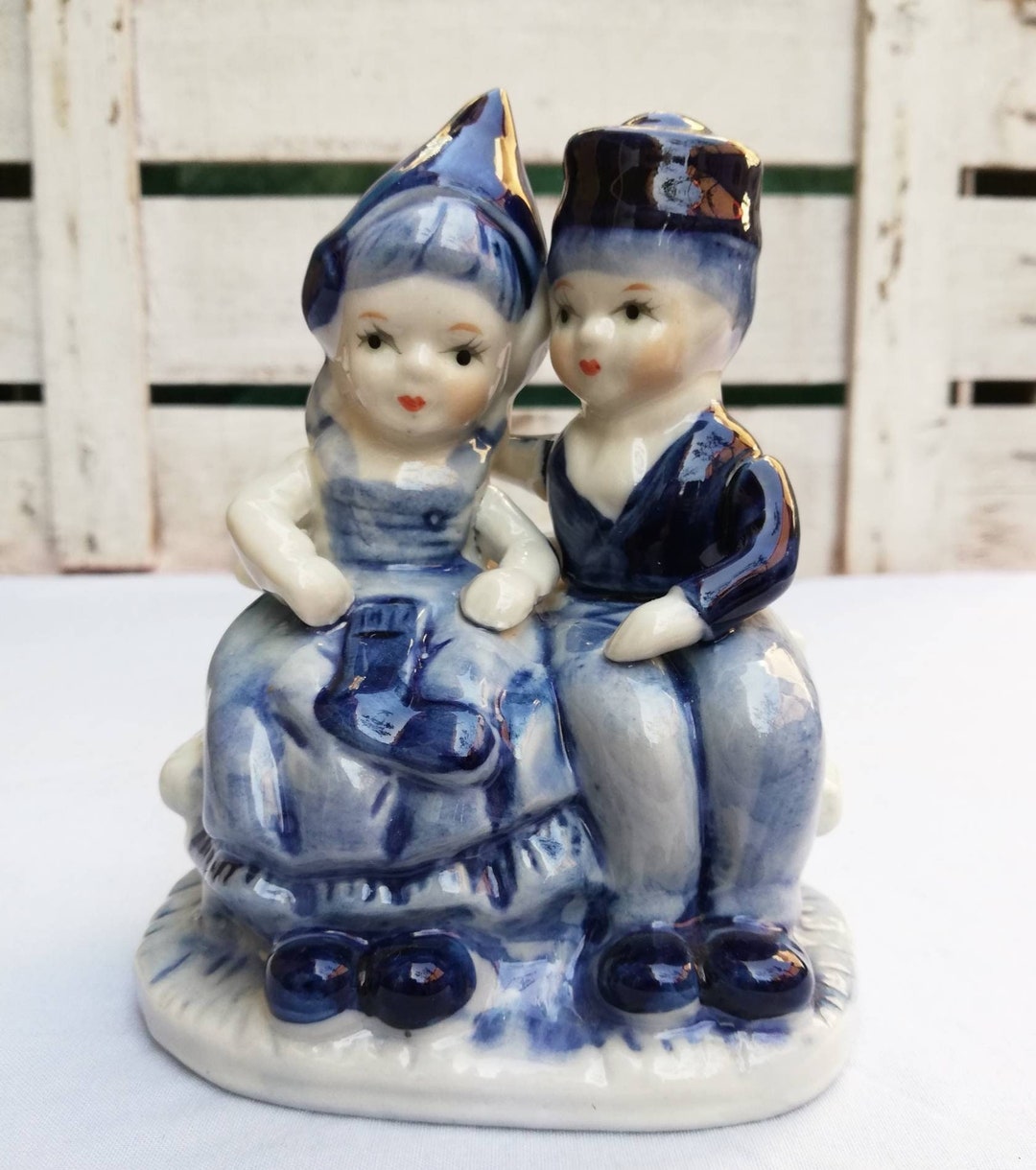 Handmade Delft Blue Porcelain Figurine: Dutch Couple on Bench - Etsy