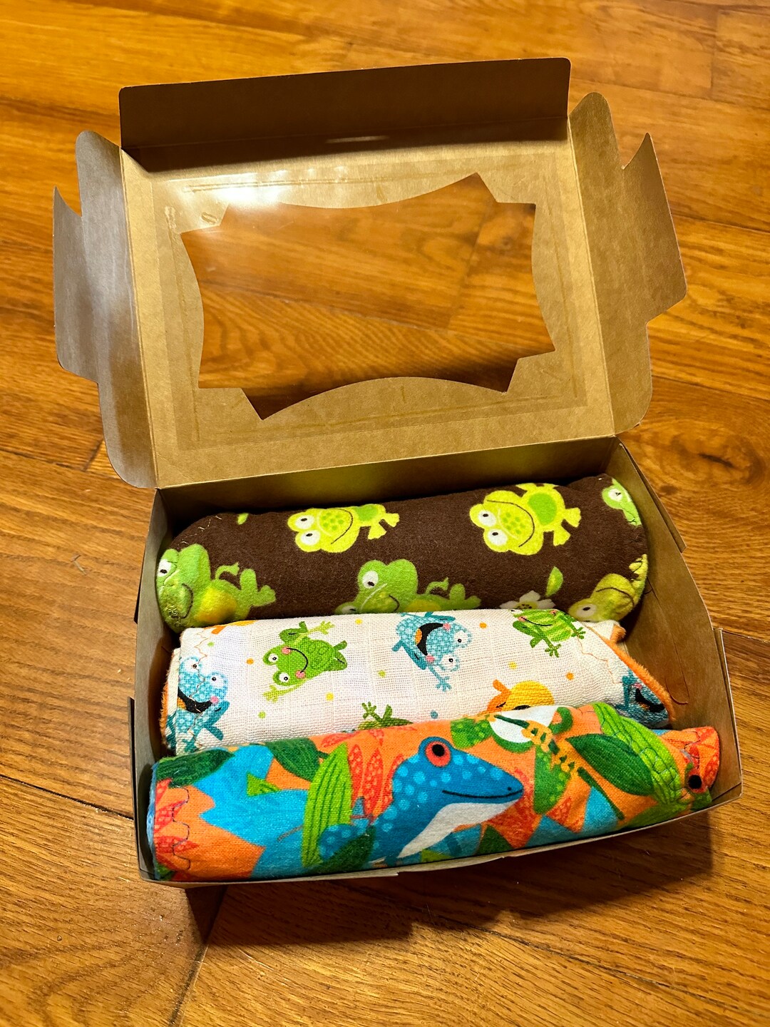 Burp Cloth Gift Set, Frogs Themed Burp Cloth Set, Box of Burp Cloths ...