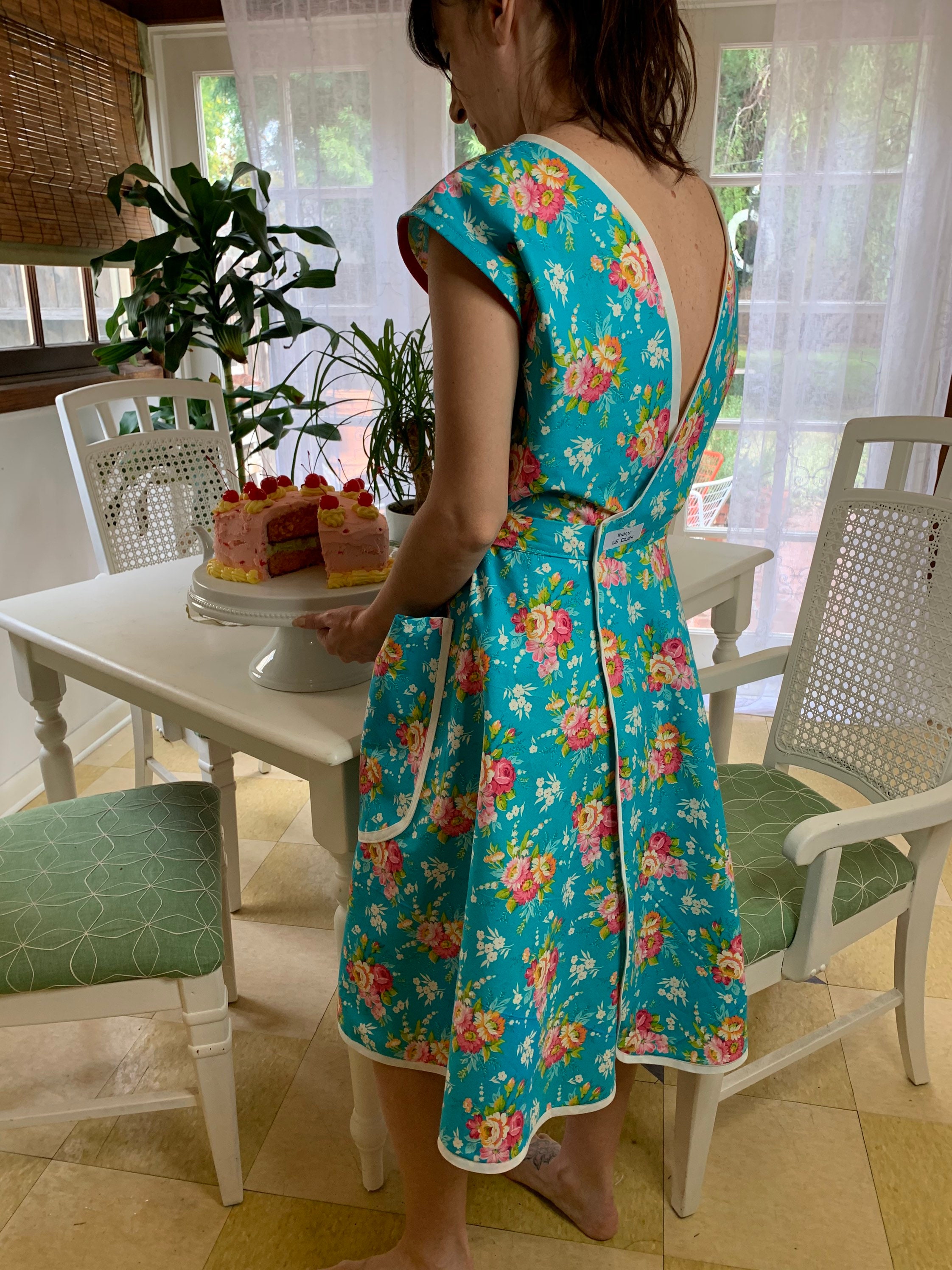 Retro floral wrap around apron dress. Housework full skirted | Etsy
