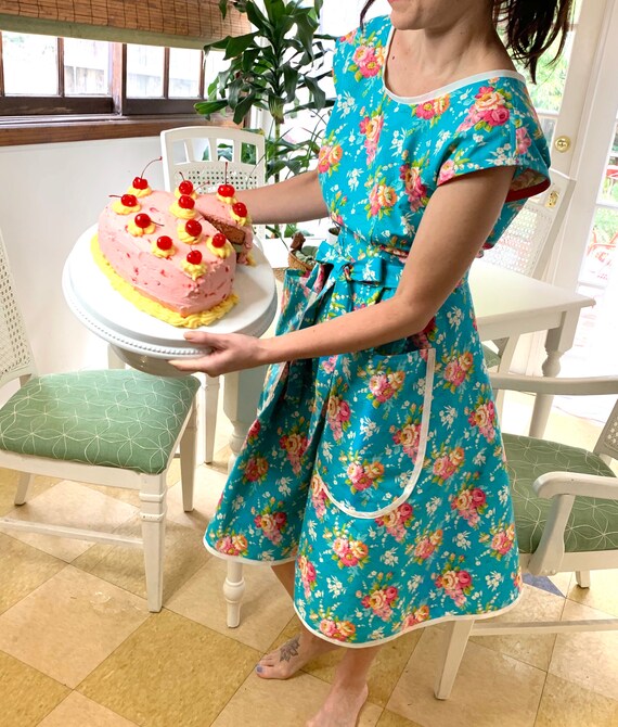 Retro floral wrap around apron dress. Housework full skirted | Etsy