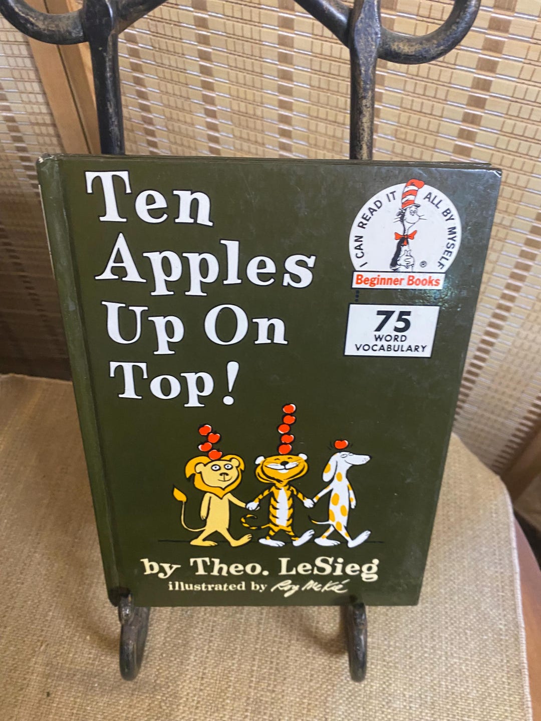 Dr. Seuss, Ten Apples up on Top!, 75 Word Vocabulary, by Theo Lesieg ...