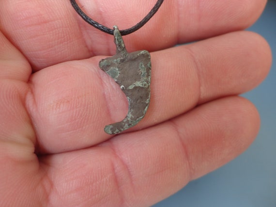Old Scandinavian Claw of Wolf Fenrir. Ancient Viking … - Gem