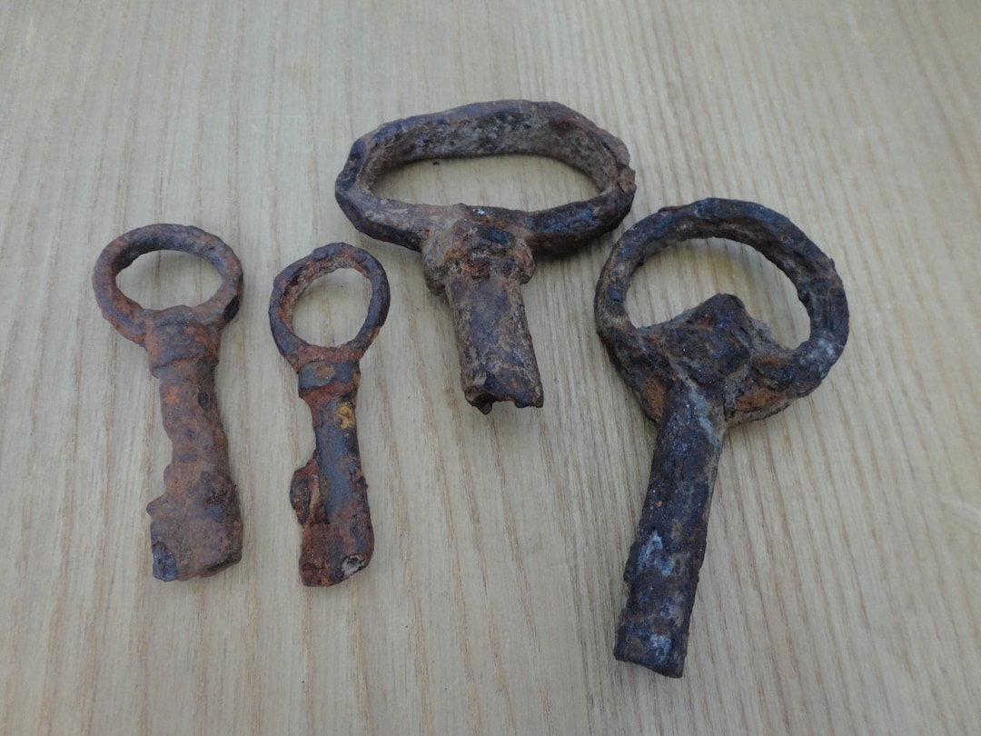 Four Antique Iron Keys - Etsy