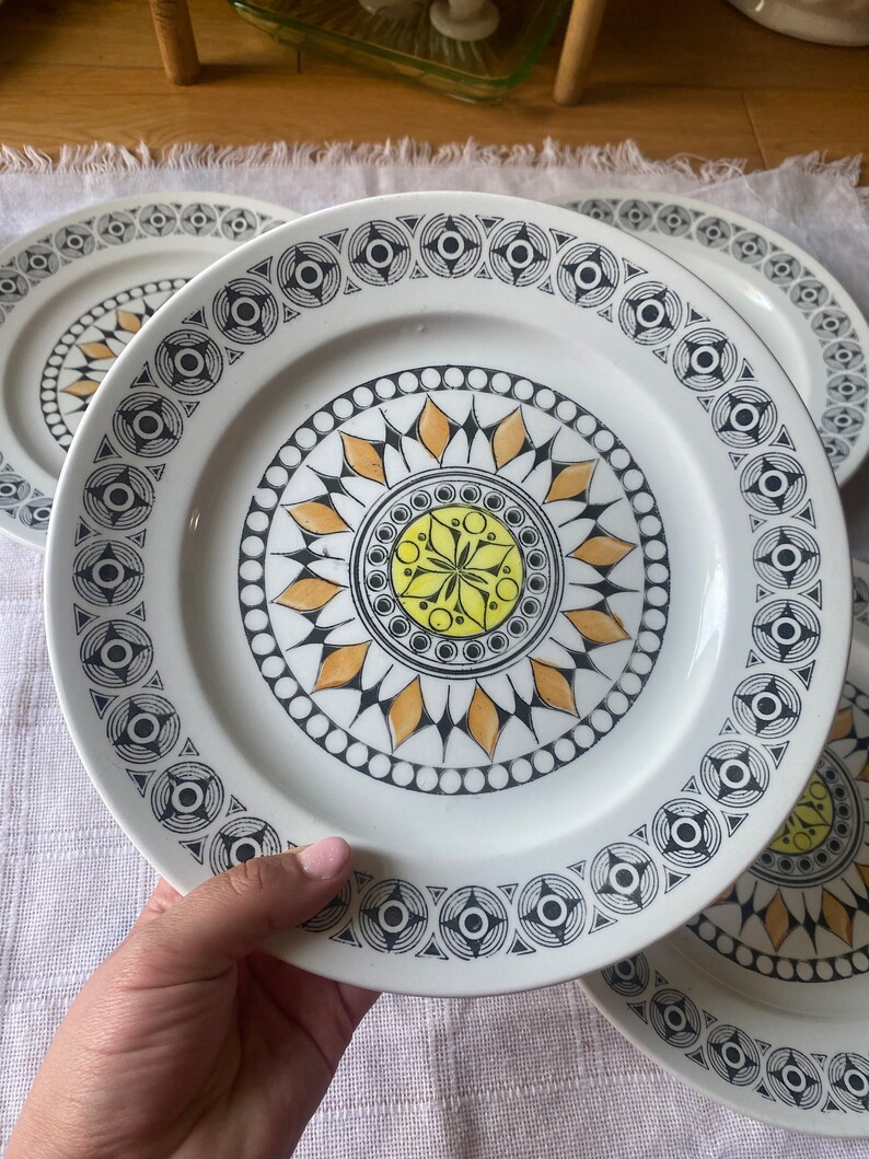 Set of 4 Kathie Whinkle Roulette Plates - Etsy