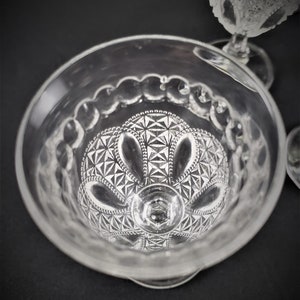 EAPG U.S. Glass Oregon Pattern Beaded Loop Beaded Ovals Footed Wine ...