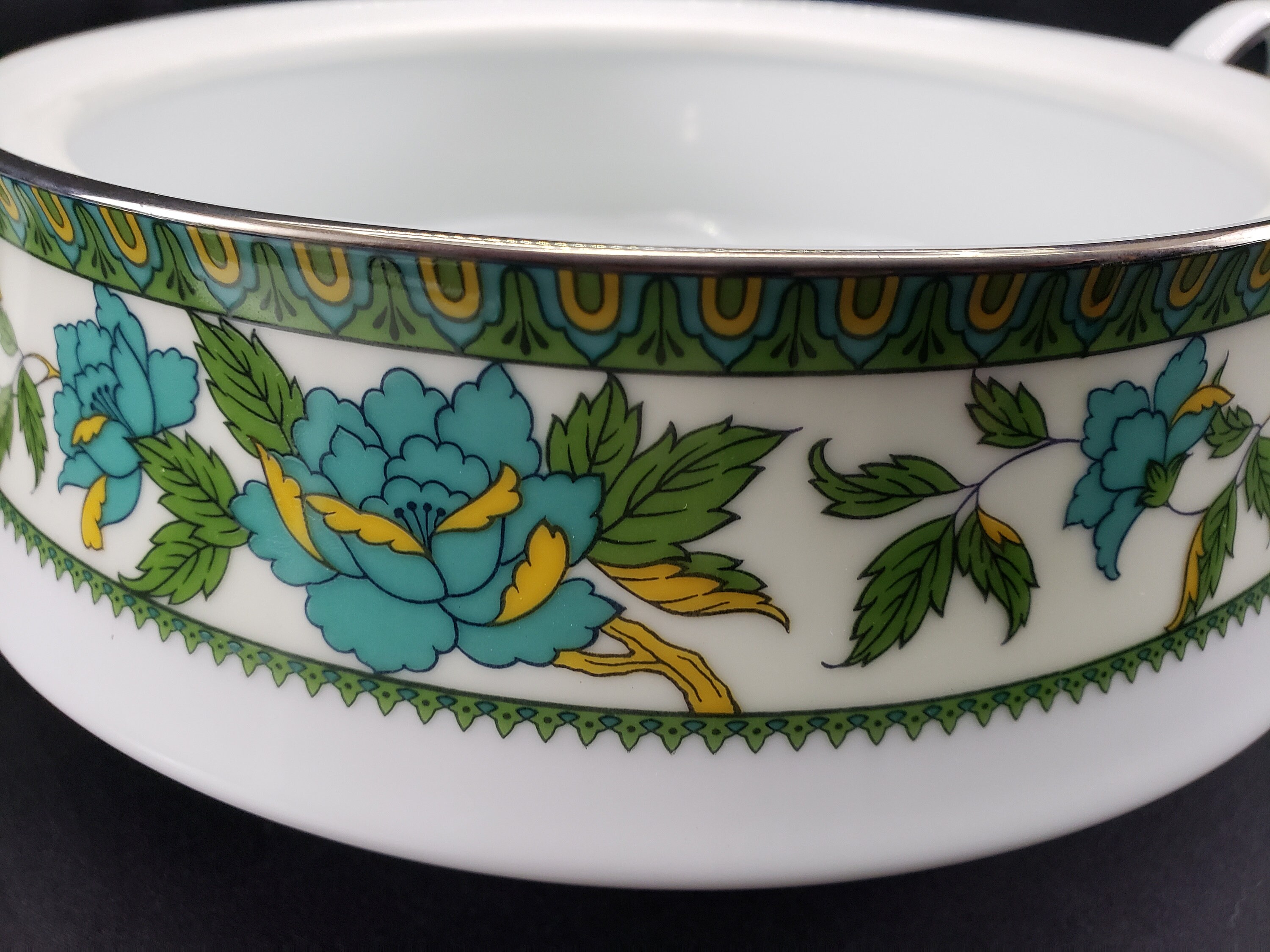 Noritake Fine China Floral Tapestry Pattern 2405 Round Covered ...