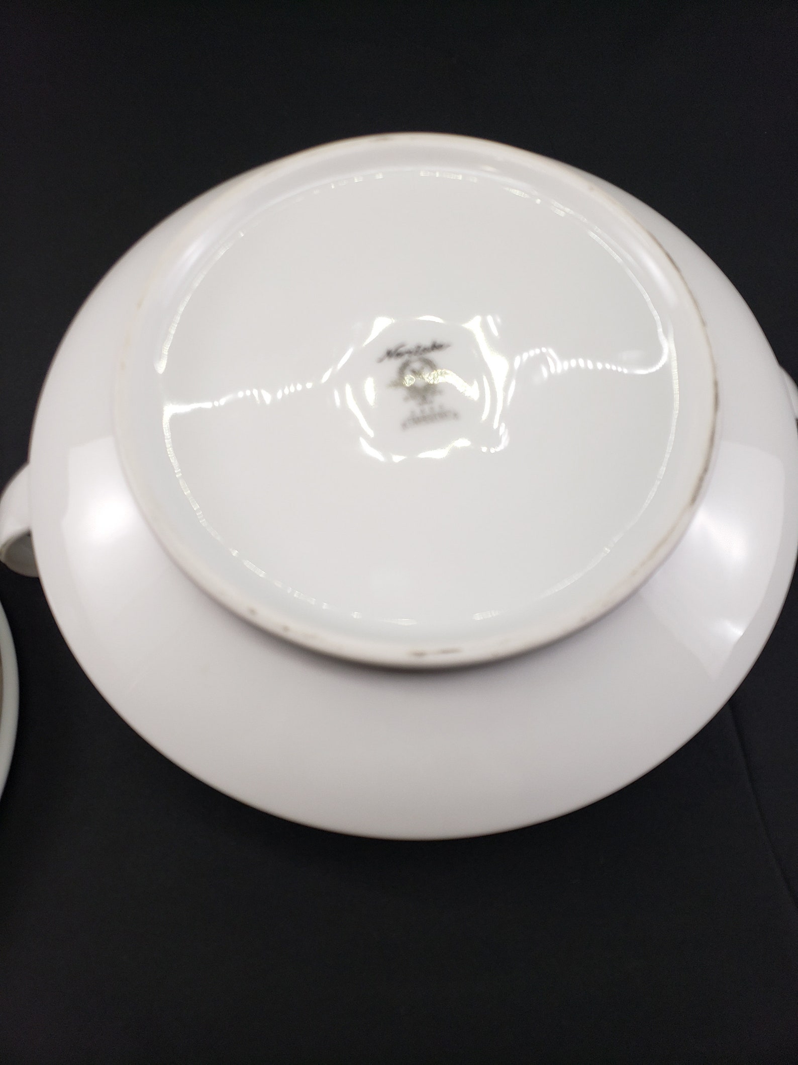 Noritake Fine China Floral Tapestry Pattern 2405 Round Covered ...