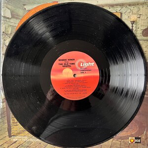 1976 33 RPM 12" Vinyl LP Record Robbie Hiner - Robbie Hiner Sings the ...