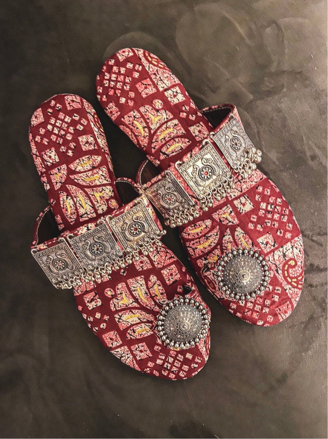 The BANJARA Chappal (red) - Etsy
