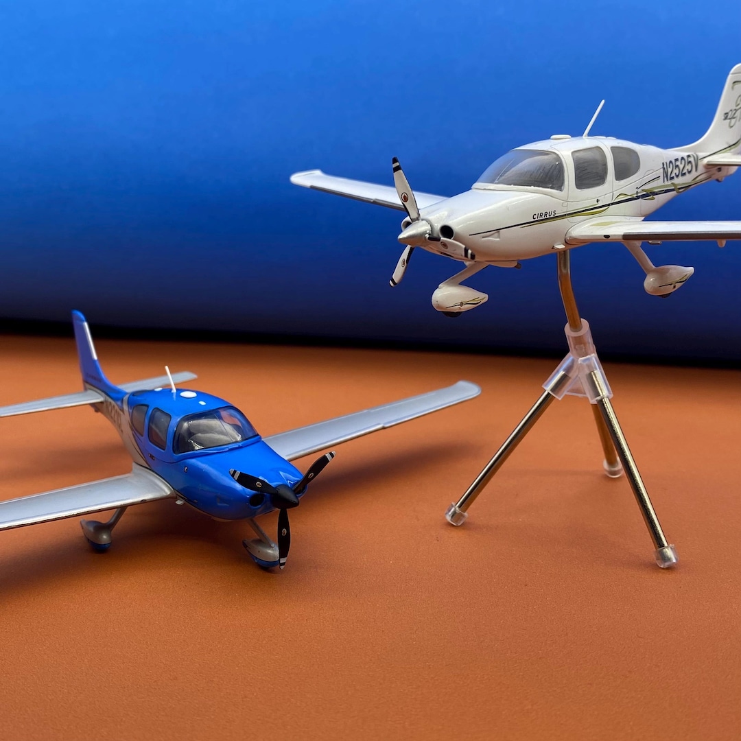 Aircraft Model Cirrus SR22 1:72, Aviation Gift, Present for Pilot ...