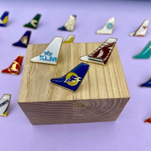 Pin Airlines Tail, Pin Aircraft Tail Fin, Pin, Emirates, With Airplane ...