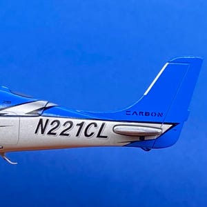Aircraft Model Cirrus SR22 1:72, Aviation Gift, Present for Pilot ...