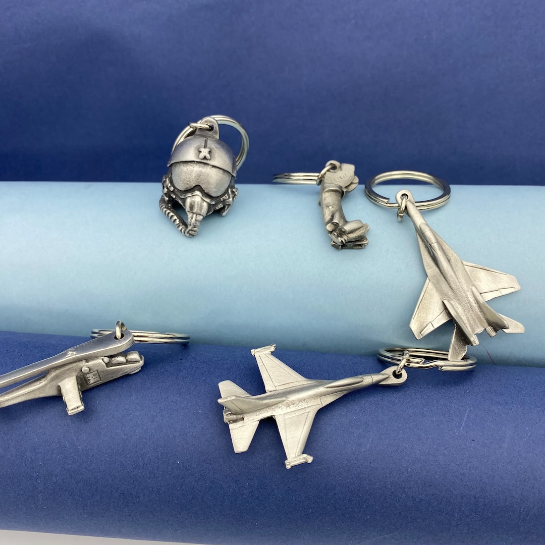Airplane Keychain, Metal Keychain With Plane, Helmet Keychain, Fulcrum ...