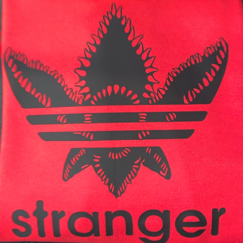 Demogorgon onesie - Etsy.de
