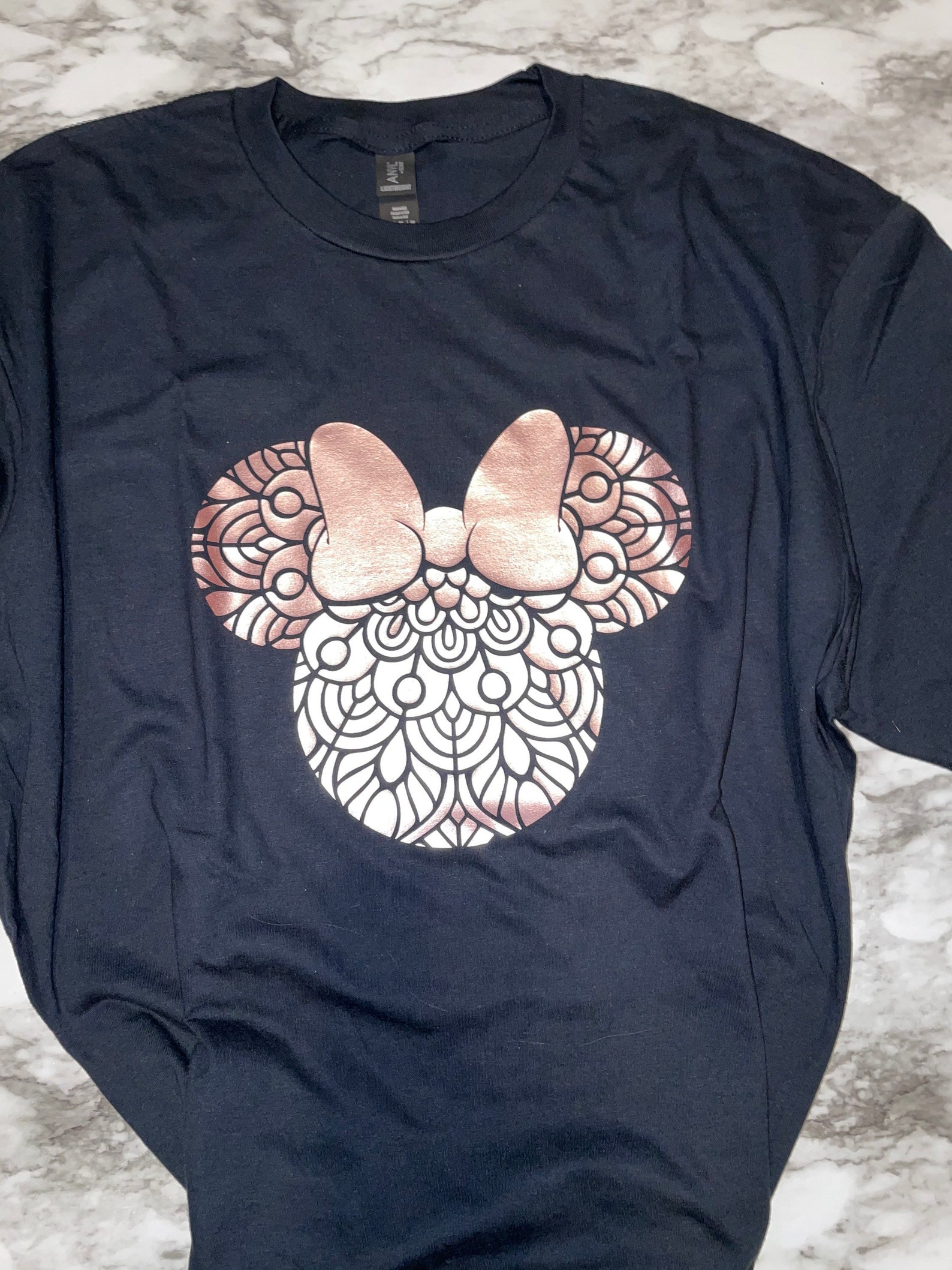 Adult Minnie Mouse T-shirt Black or White. Child Sizes Available to ...