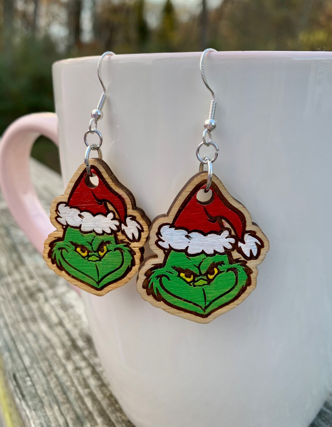 Grinch Earrings, Wood Burned, Christmas Earrings, Engraved, Teardrop ...