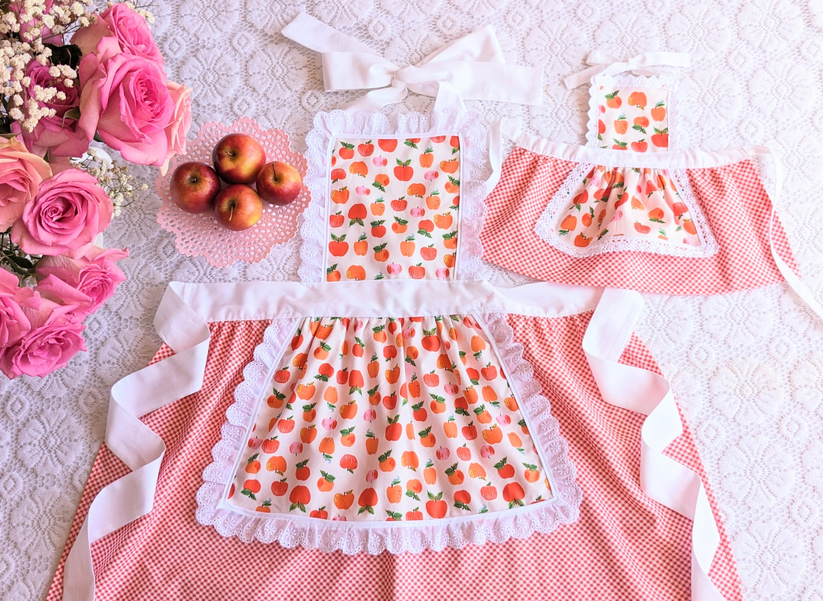 Apple Crisp Print Apron: Linen Bib, Gingham Skirt, Eyelet Lace - Etsy