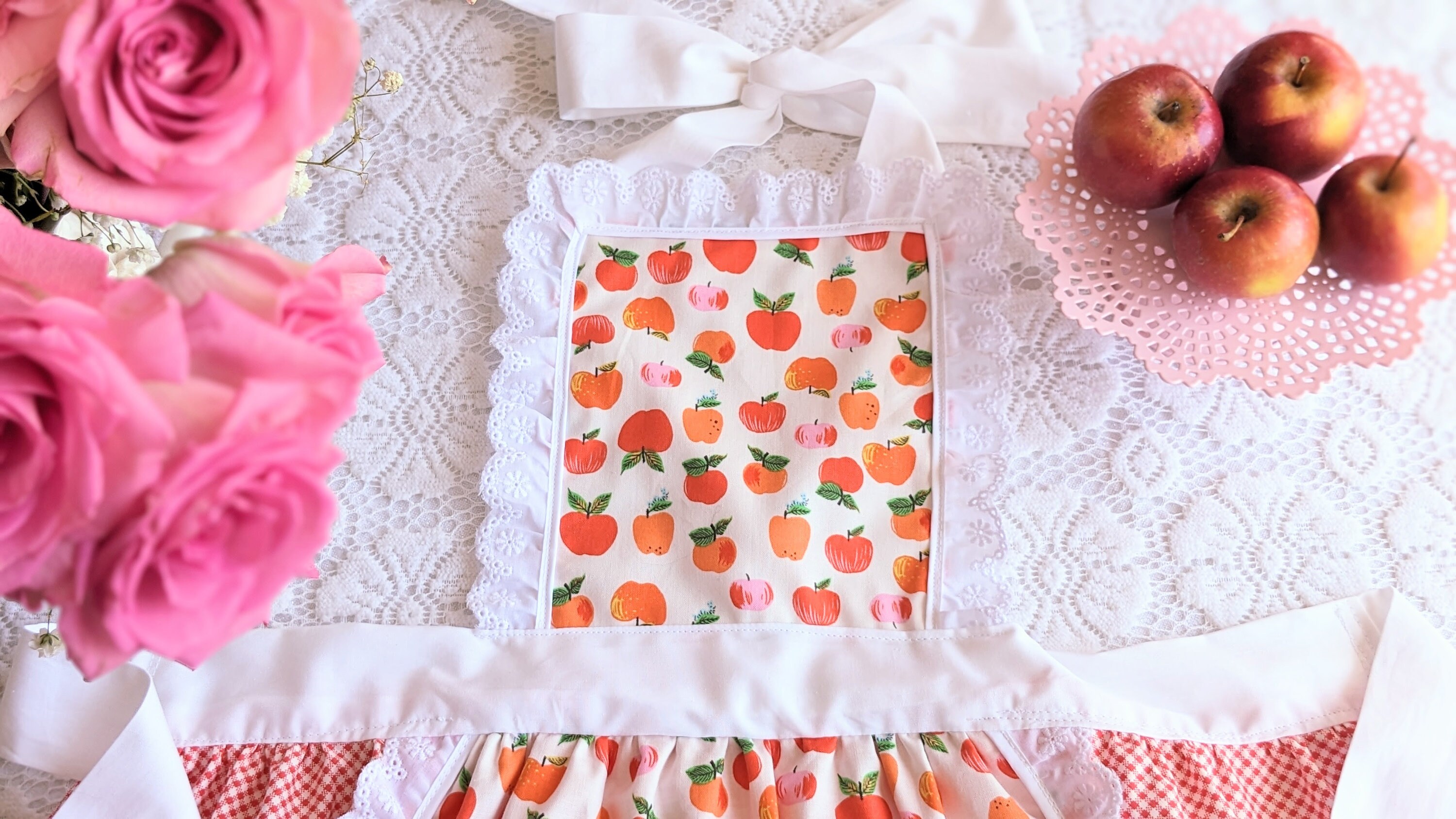 Apple Crisp Print Apron: Linen Bib, Gingham Skirt, Eyelet Lace - Etsy
