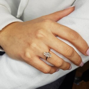 Moval Diamond Engagement Ring, 1.50 Carat Lab Grown Diamond Ring ...