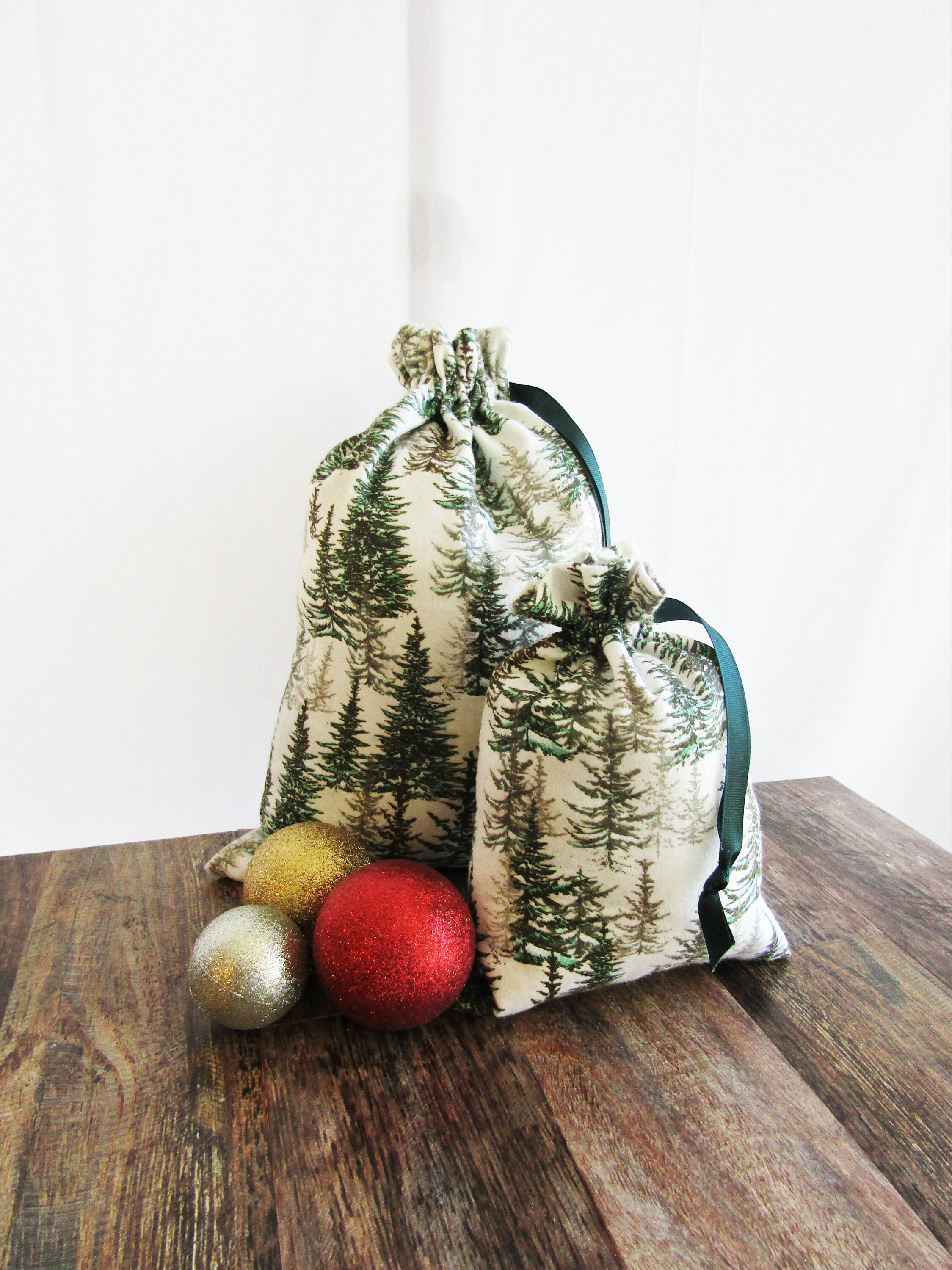ECO-FRIENDLY Gift Bags HOLIDAY Gift Bags Woodland Print - Etsy