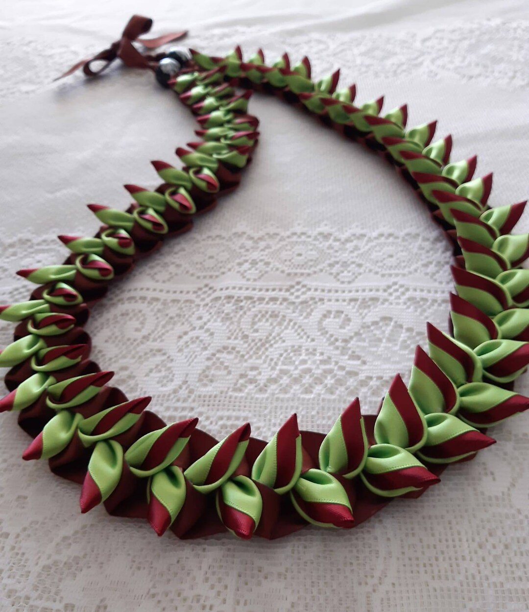 AU Based! Heliconia Ribbon Lei (green/burgundy) - Etsy