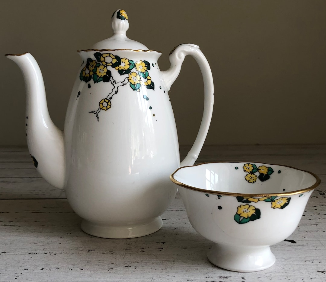 Vintage Small Teapot and Handleless Teacup / Sugar Bowl - Etsy
