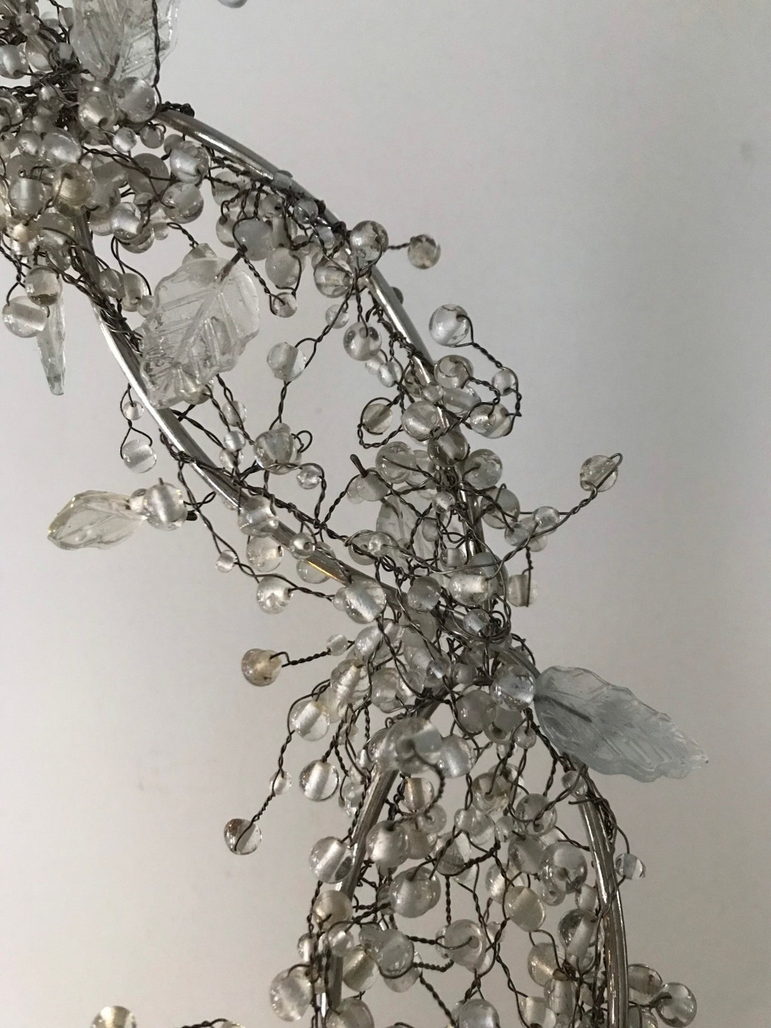 Christmas Wreath 19 Beaded Garland on Metal Frame With Acrylic Leaves ...