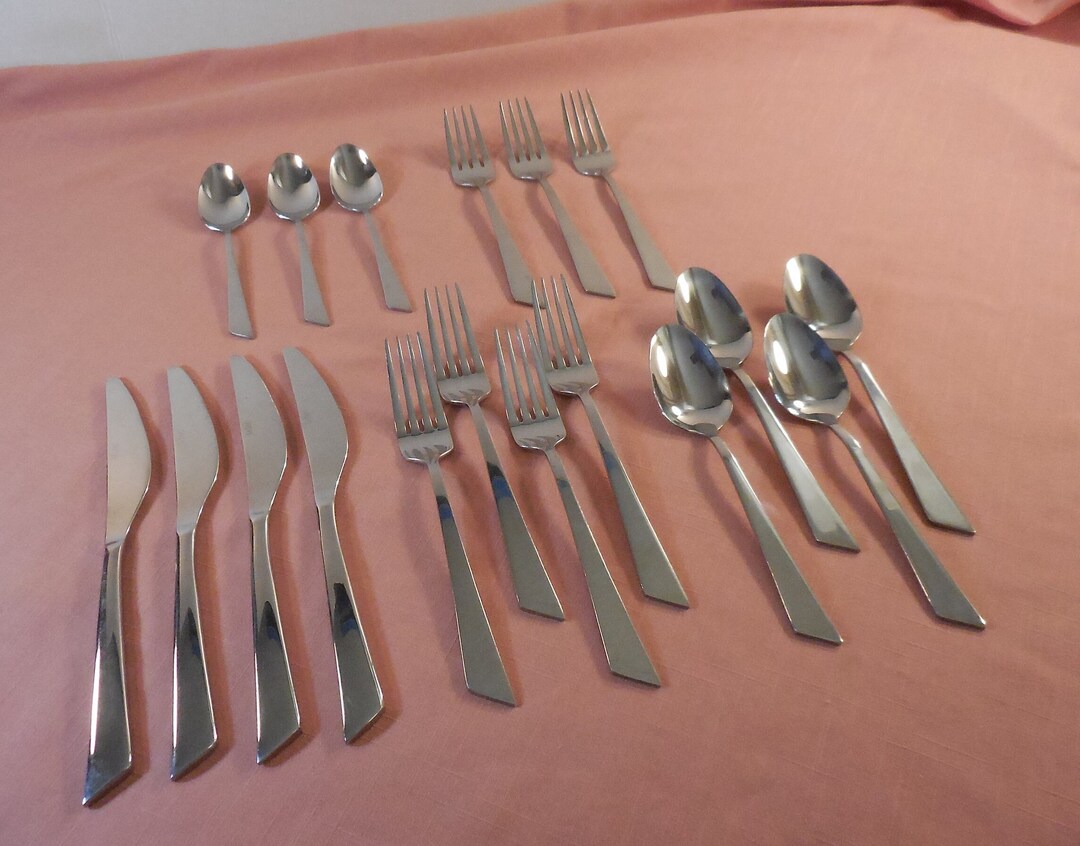 Sasaki AXEL Pattern Stainless Flatware 18 Pieces Serves 4 Minus 2 - Etsy