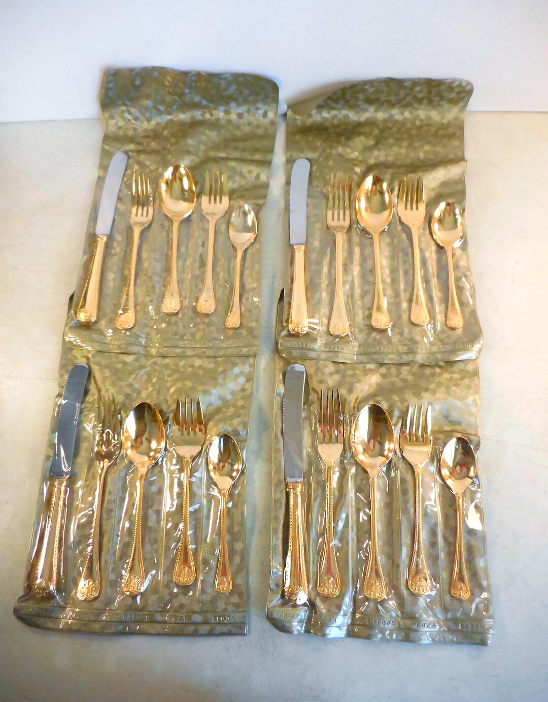 Supreme Cutlery Stainless Gold Tone ABBEY SHELL Flatware 20 Pieces ...