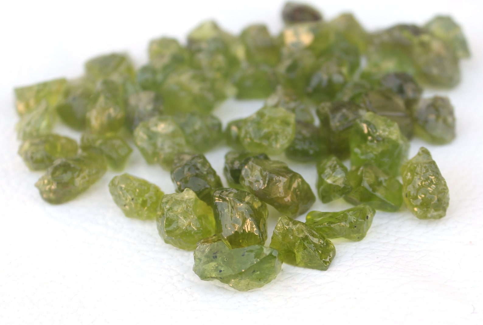 100 Cts, Natural Peridot Rough, Natural Gemstone Raw, Healing Crystal ...