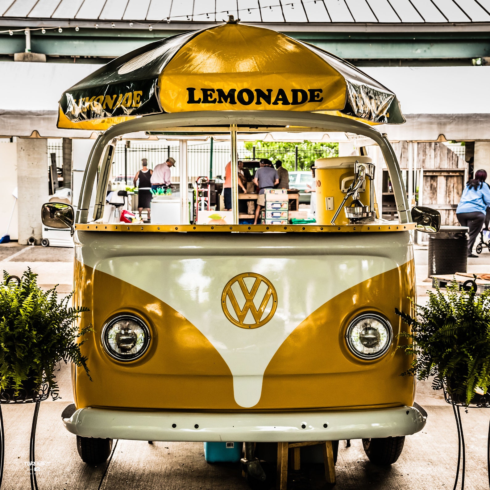 Metal Print VW Bus Lemonade Stand Farmers Market Nashville TN Fine Art ...