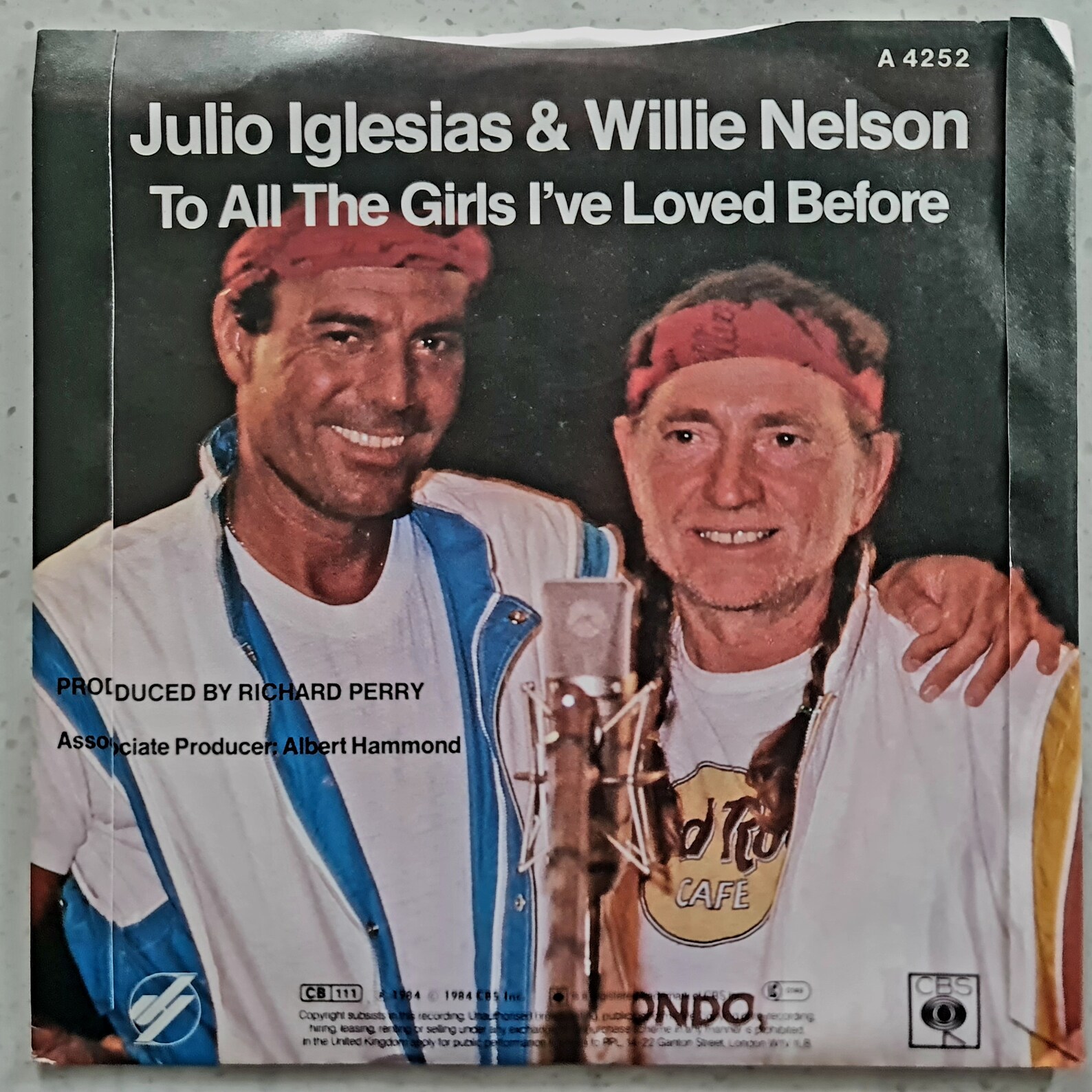 Julio Iglesias & Willie Nelson - to All the Girls I've Loved - 1984 - 7 ...