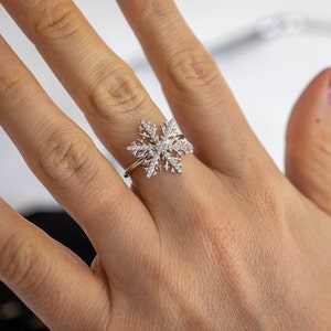 Snowflake CZ Ring Winter Theme Jewelry Cubic Zirconia Sterling Silver ...
