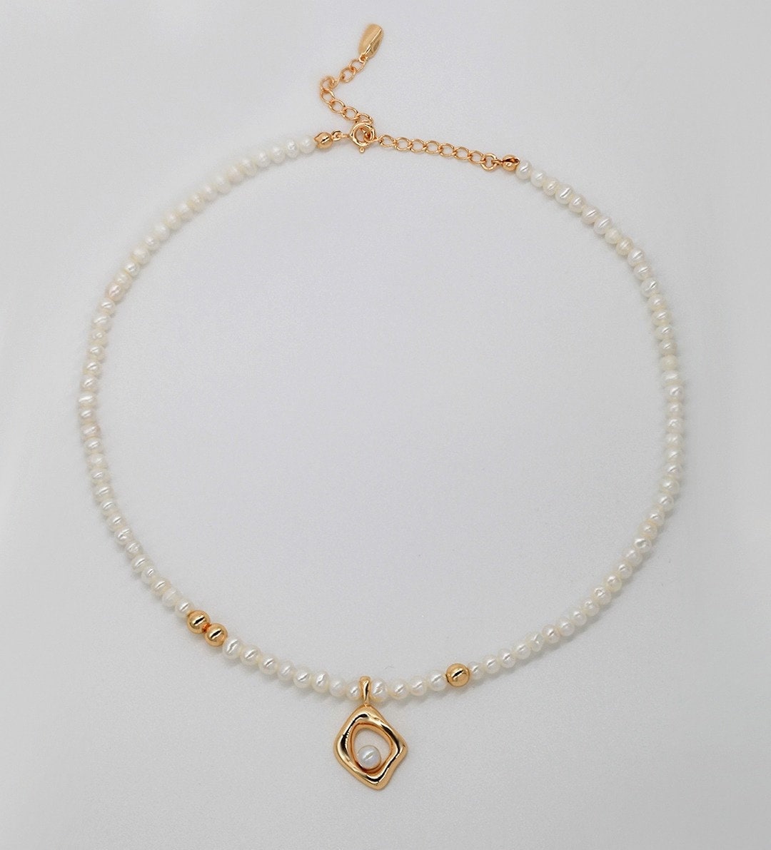 Irregular 3D Pearl Necklace - Etsy