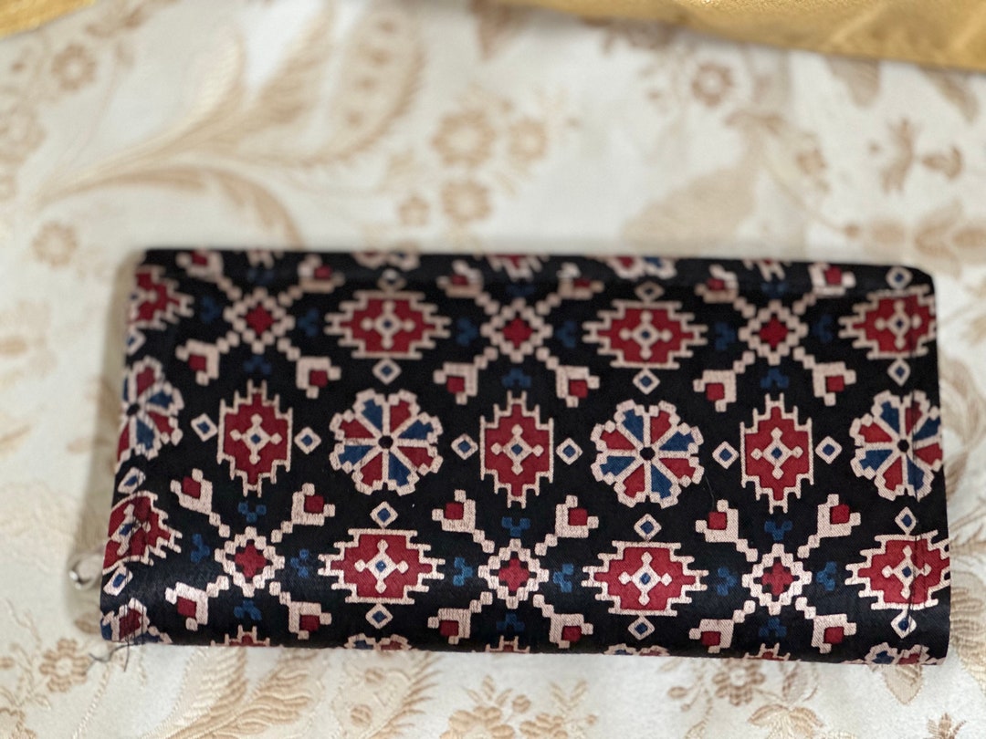 Silk Paithani Hand Clutch. Picture is Shown for Reference. - Etsy