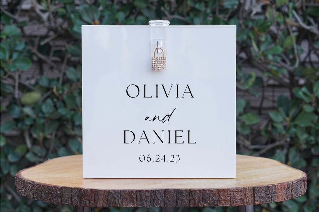 Minimalistic Personalized Name Card Box Wedding Acrylic Card Box With ...