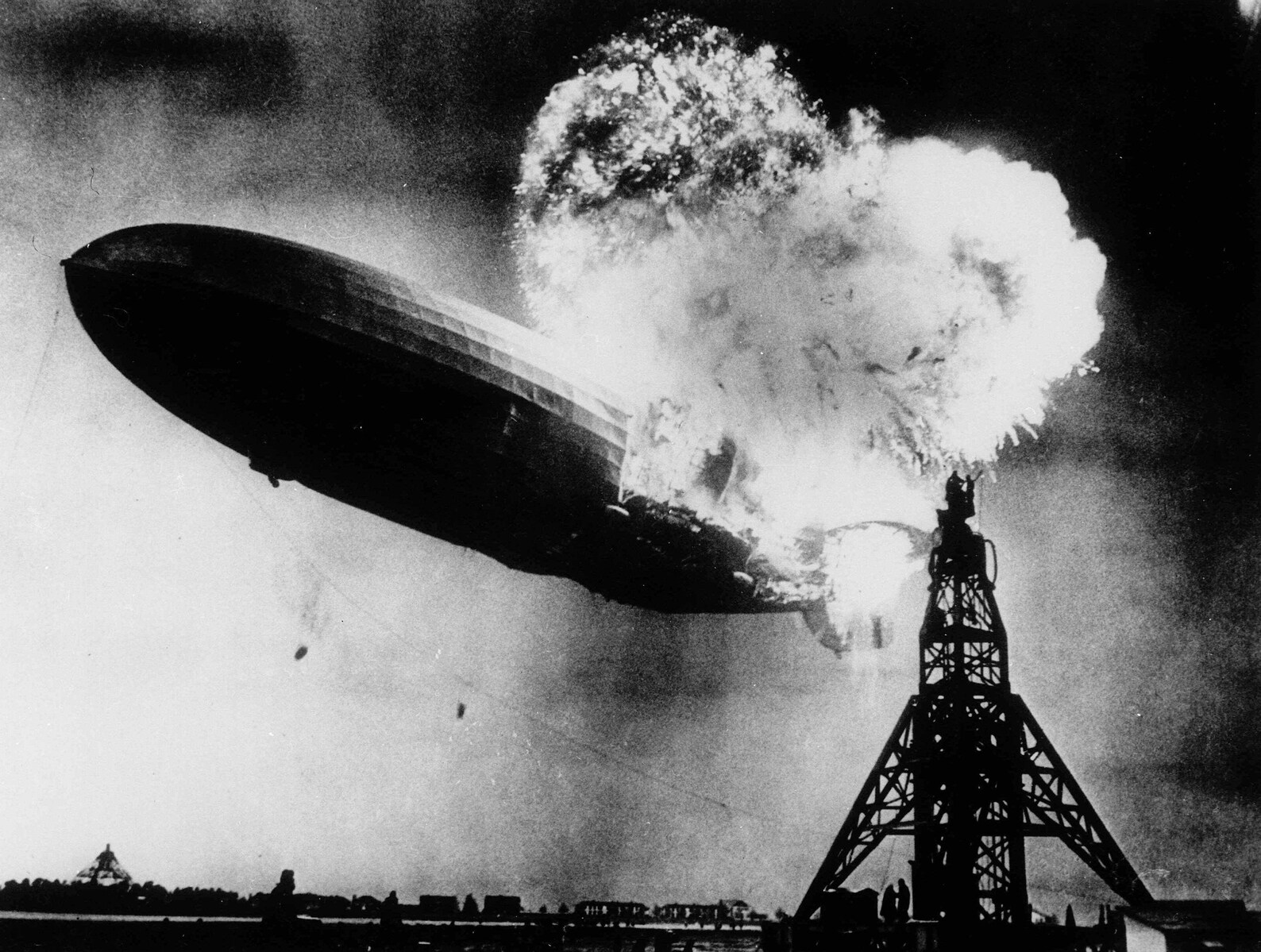 HINDENBURG BURNING GLOSSY Poster Picture Photo Print Banner Blimp ...