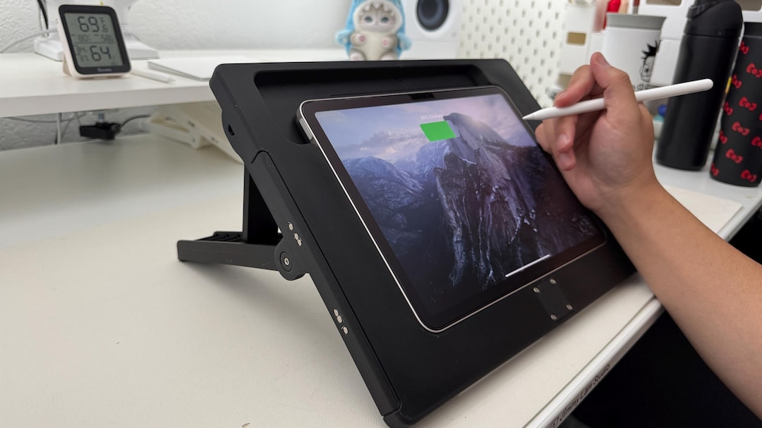Studio Adjustable iPad Drawing Stand Wireless Charging Desk Easel Board ...