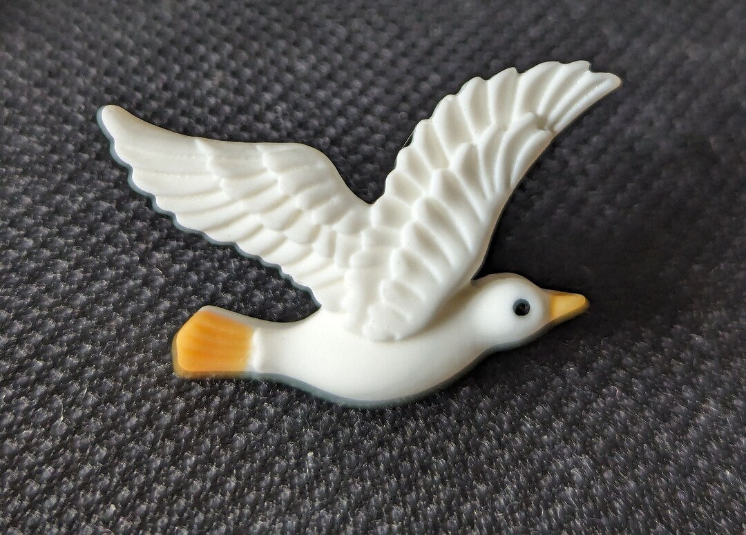 Buttons X 2 Flying Doves of Peace. 3.4cm Diameter - Etsy