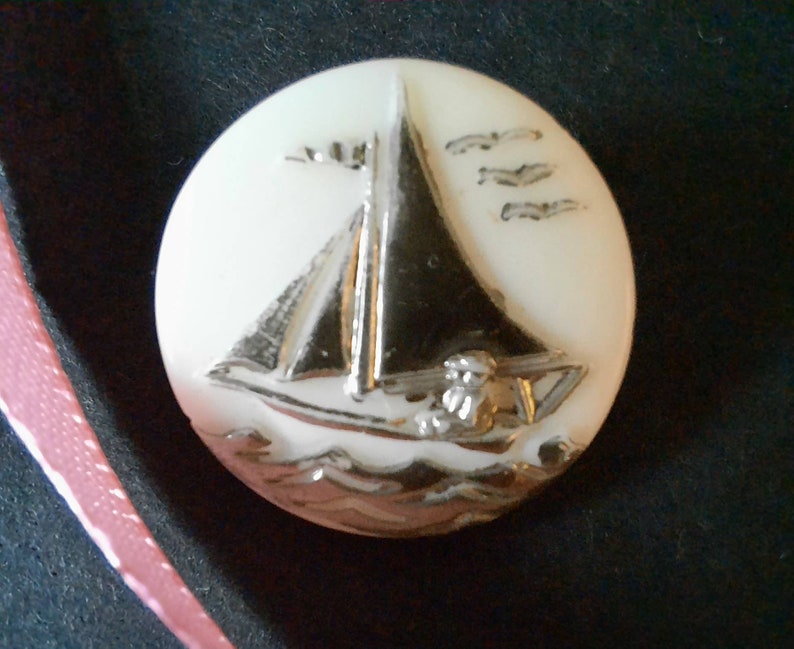 1 1920s Vintage Art Deco Glass Boat Button. 18mm Diameter. - Etsy