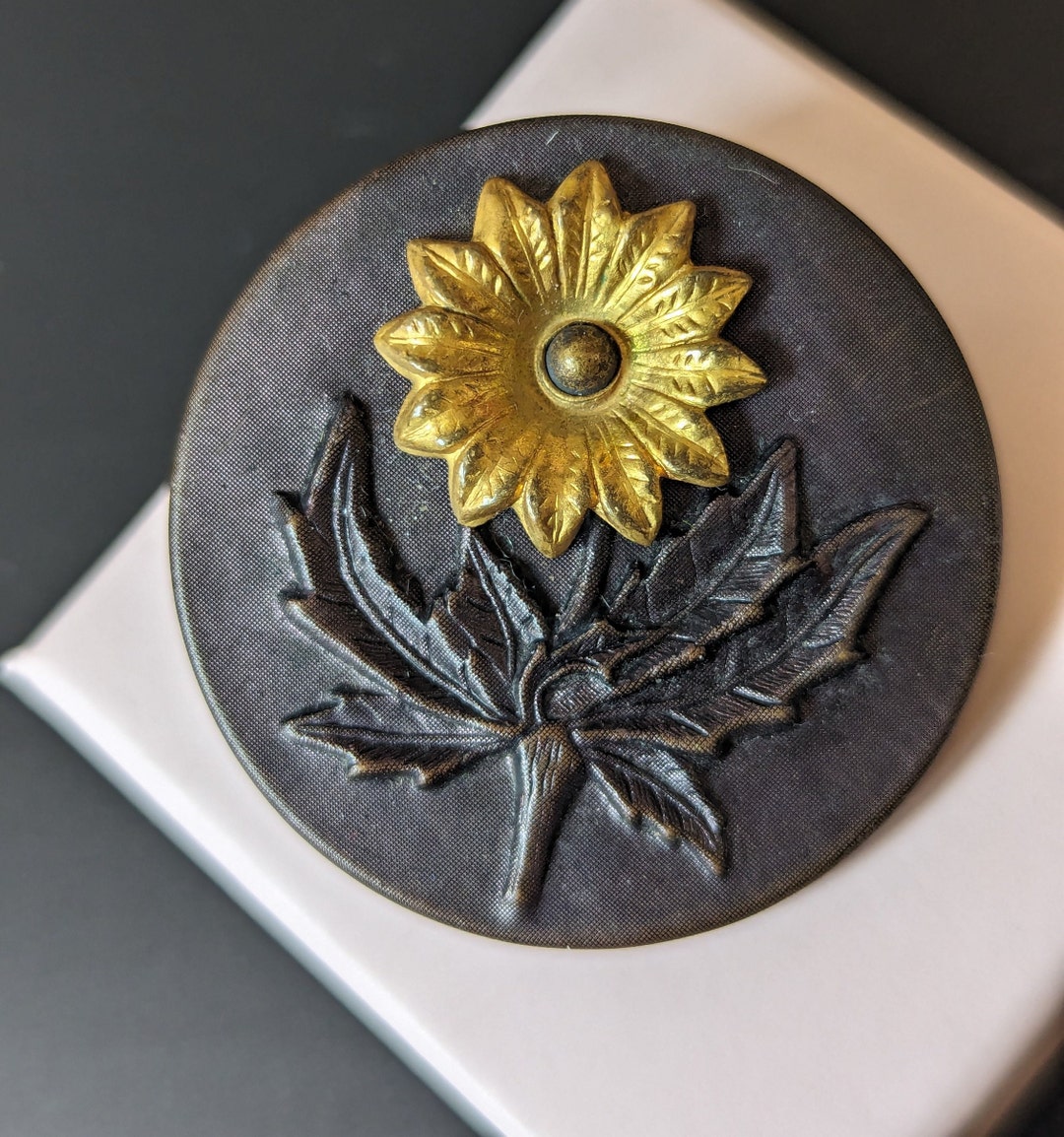Button Victorian Escutcheon Gold Sunflower on Bronze Background. Large ...