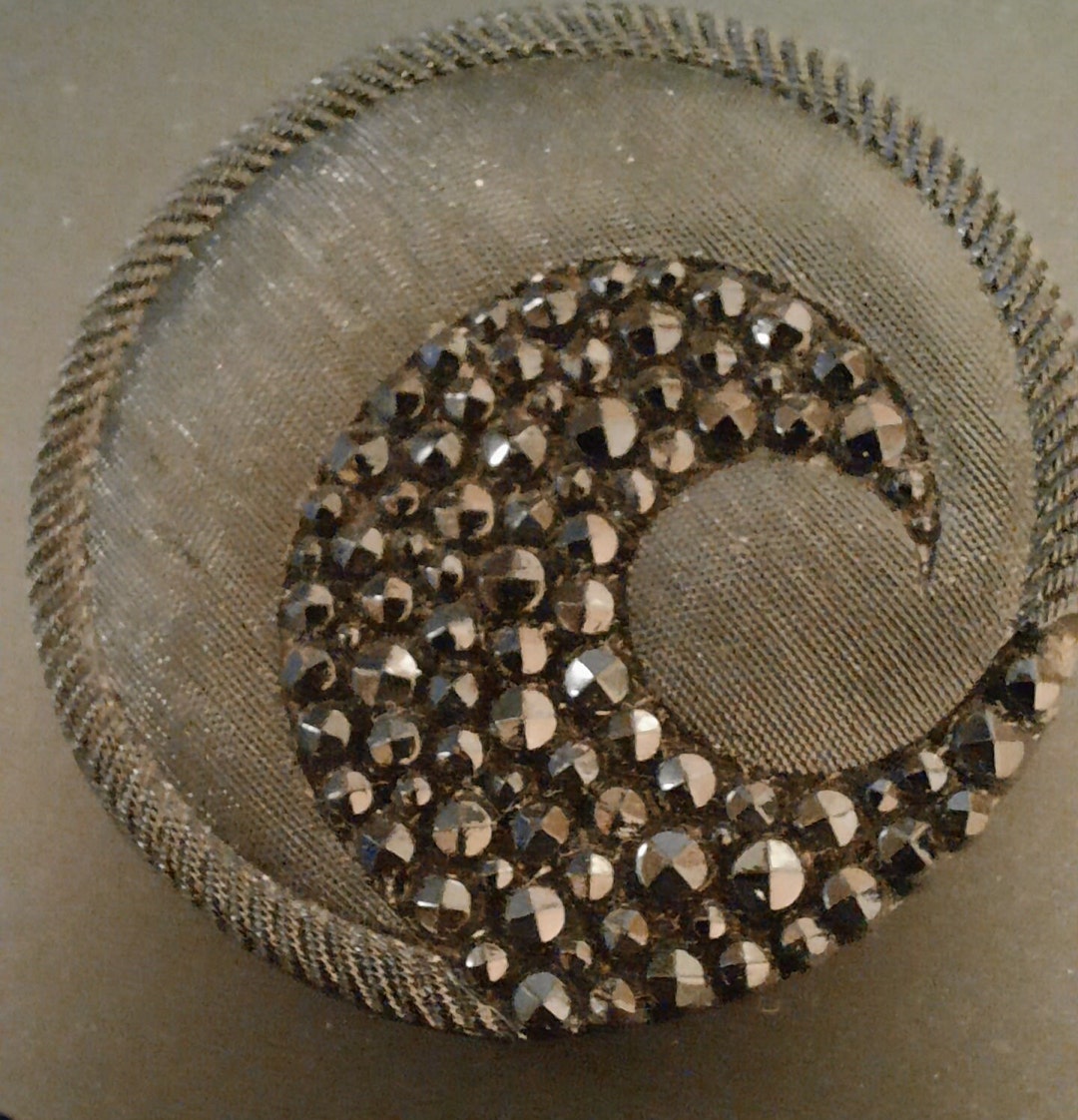 Stunning Large Antique Button in Black Glass Imitation Fabric Style. 3. ...