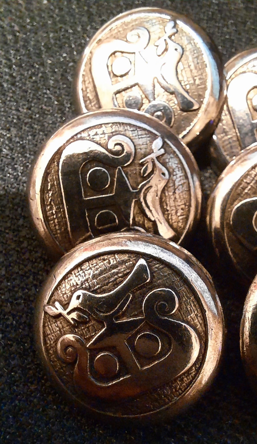 6 Buttons of the Dove of Peace Seated on an Ark. 2cm in Diameter. - Etsy