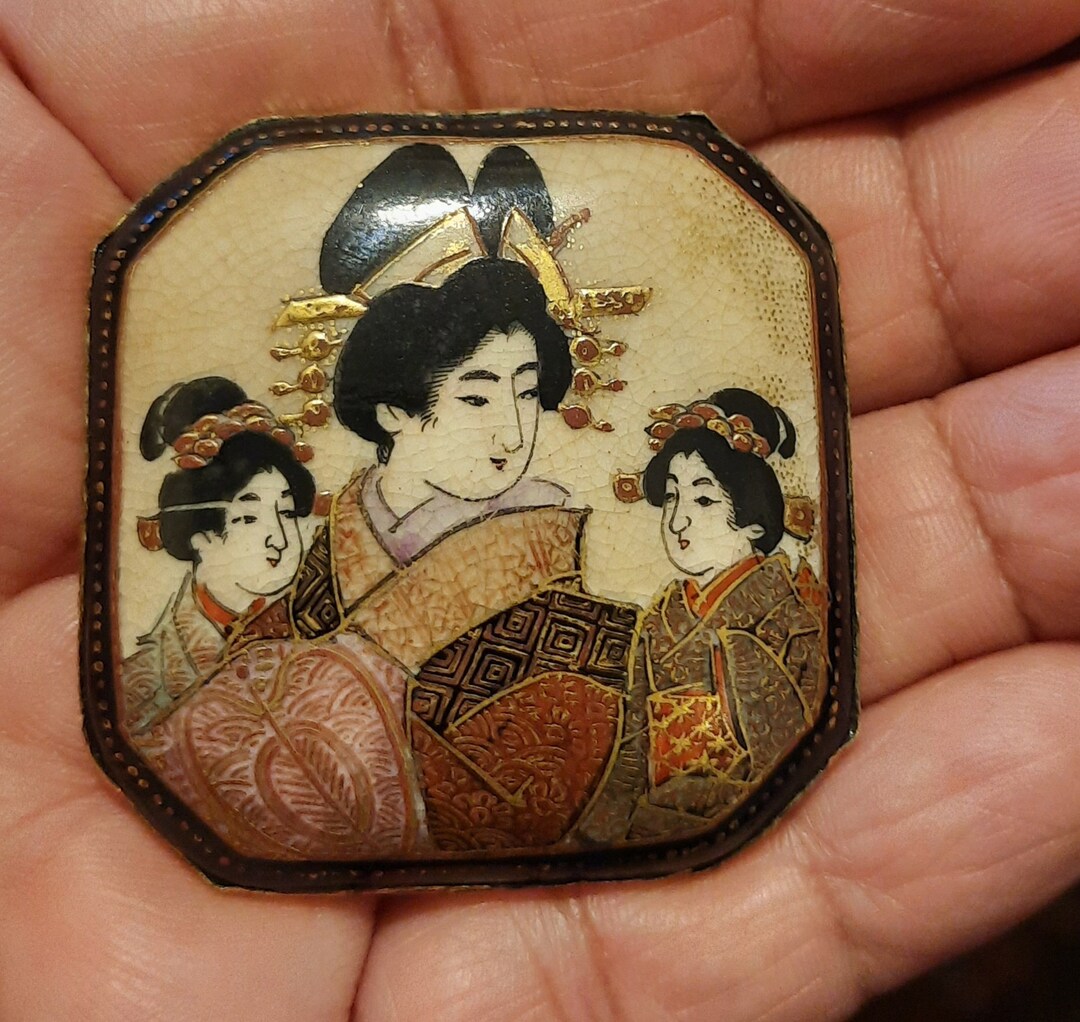 Japanese Satsuma Geisha Brooch. Large 4.5cm Diameter. - Etsy