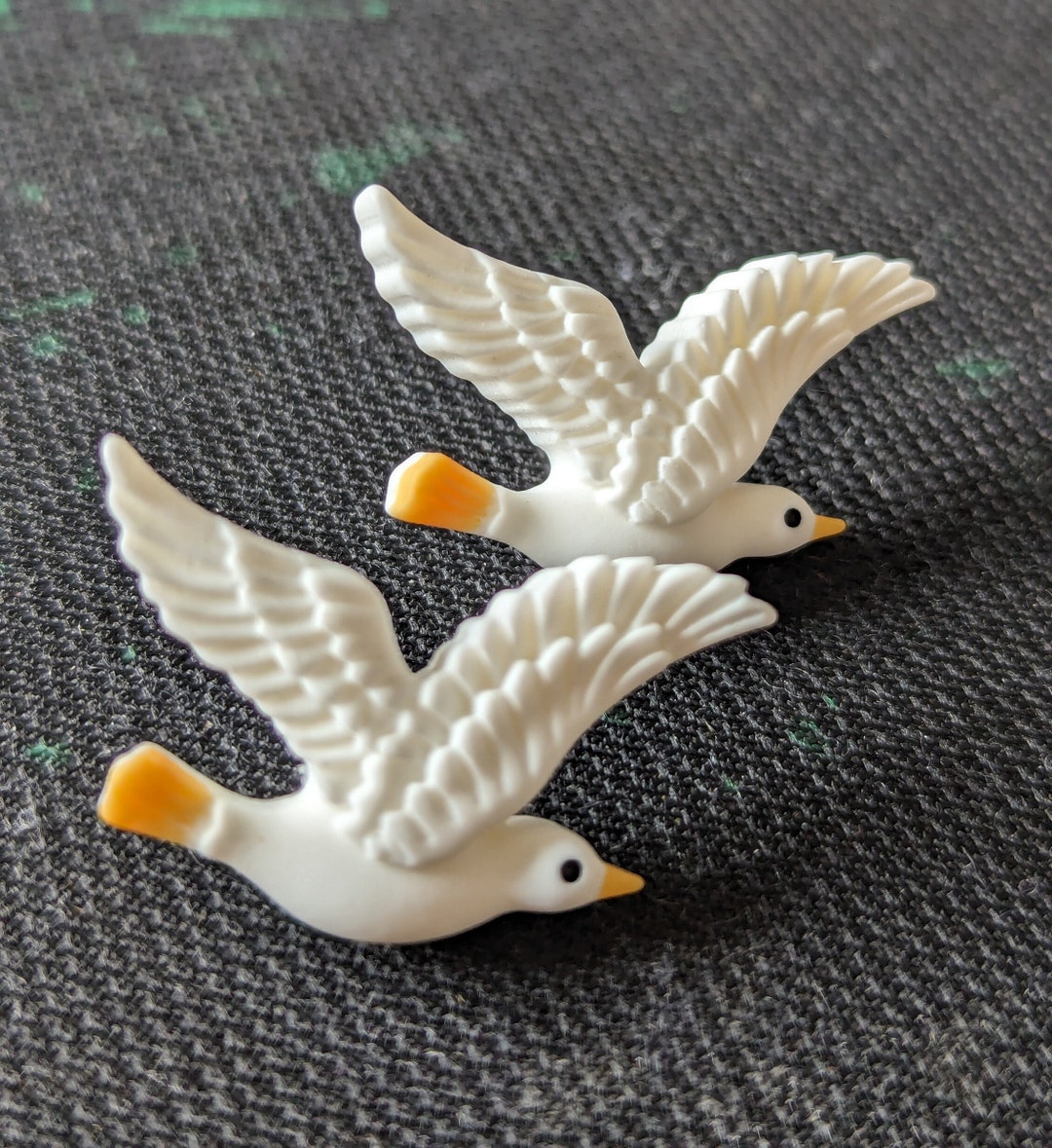 Buttons X 2 Flying Doves of Peace. 3.4cm Diameter - Etsy