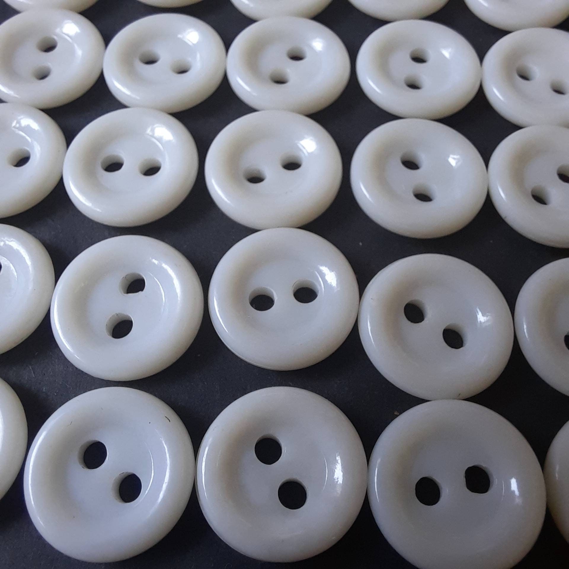 Set of 30 white glass vintage buttons . 12mm or 1.2cm. | Etsy