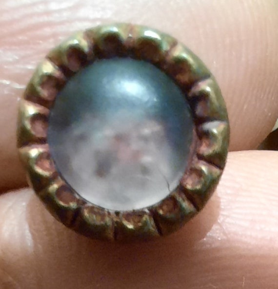 1 button saphiret Victorian glass. 1cm diameter. - Gem